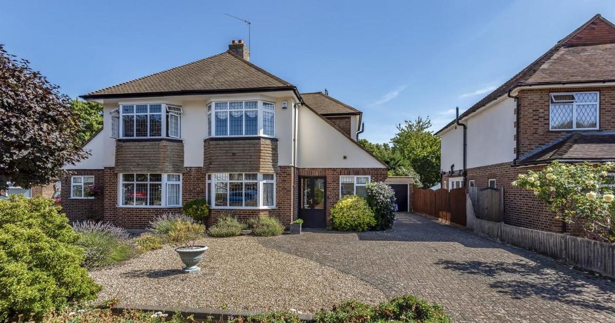 3 Bedroom House For Sale In Prickley Wood Hayes Br2 Sold Kfh