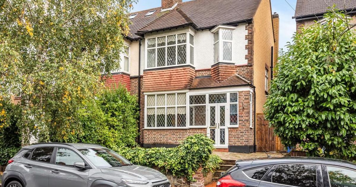 3 Bedroom House For Sale In Amesbury Road Bromley Br1 Sold Kfh