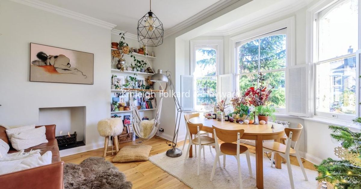 2 bedroom Flat to rent in Steeles Road, London NW3 (To let) | KFH