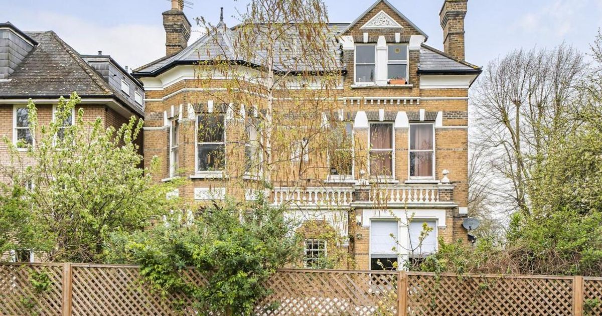 3 Bedroom Flat For Sale In Harold Road Crystal Palace Se19 Under