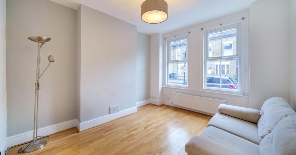 2 bedroom Flat to rent in Robertson Street, London SW8 (Let) | KFH