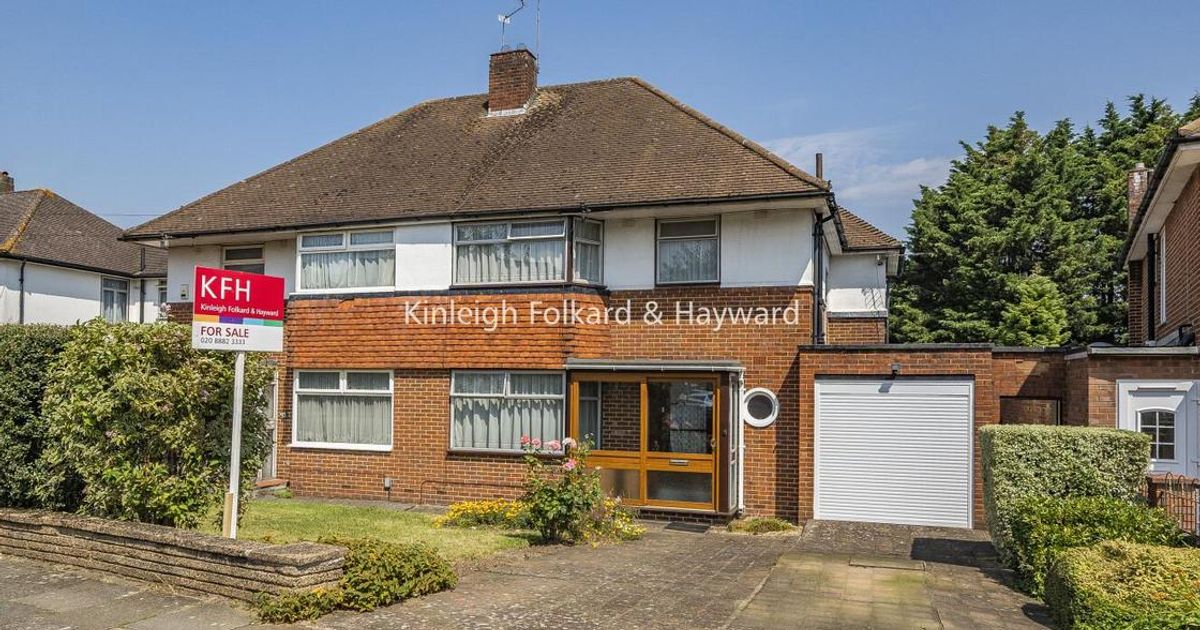 3 bedroom House for sale in Lakenheath, London N14 (Sold) | KFH