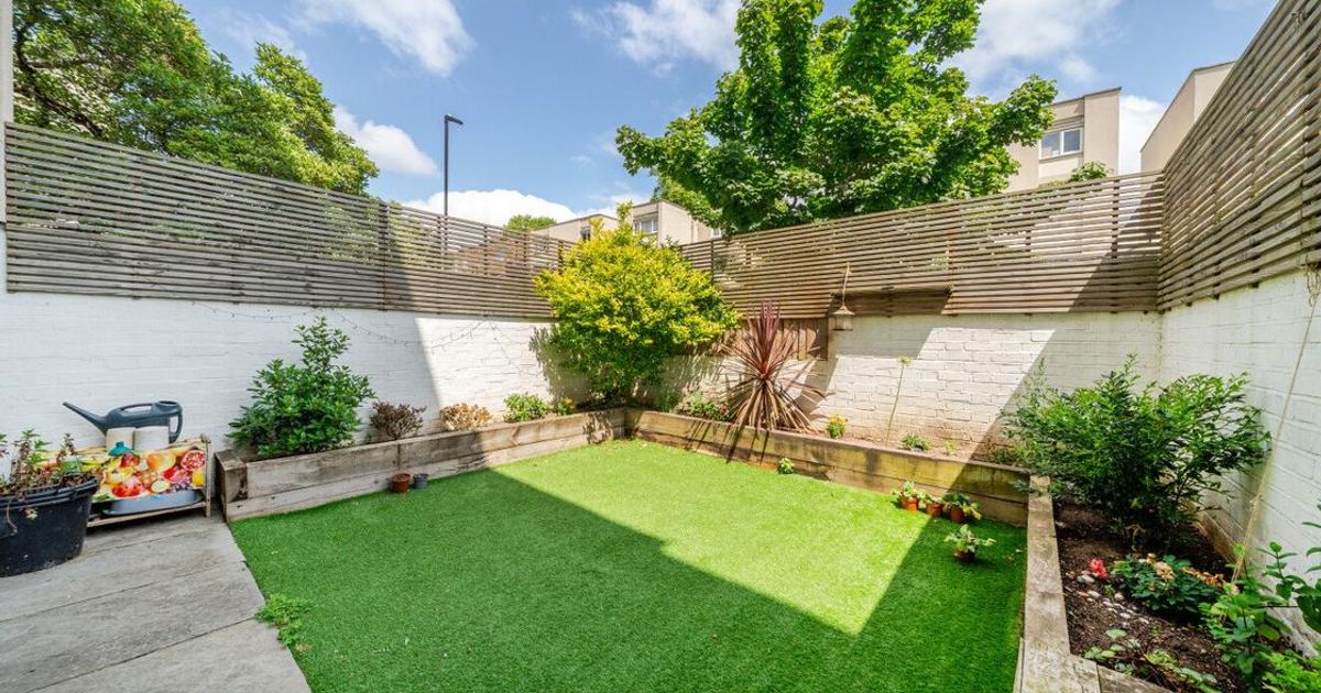 1 bedroom Flat for sale in Victoria Rise, London SW4 (Under offer) | KFH